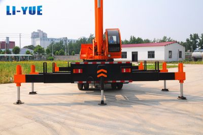 12 Tons Truck Crane Legs – Henan Liyue Machinery Equipment Co., Ltd.