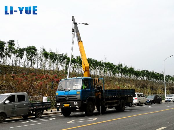 Application of Truck Mounted Cranes in Installing Street Light Poles ...