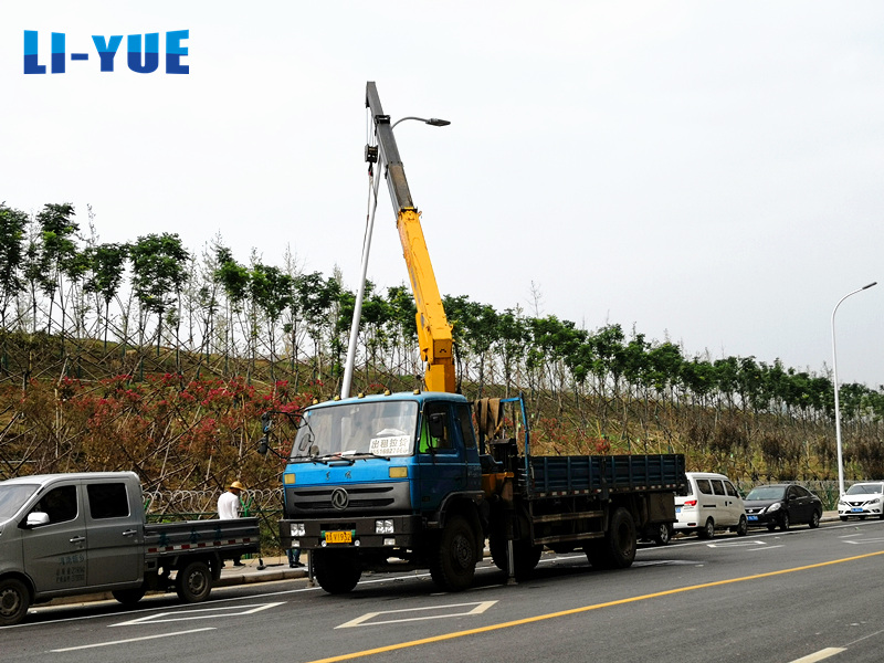 Application of Truck Mounted Cranes in Installing Street Light Poles ...